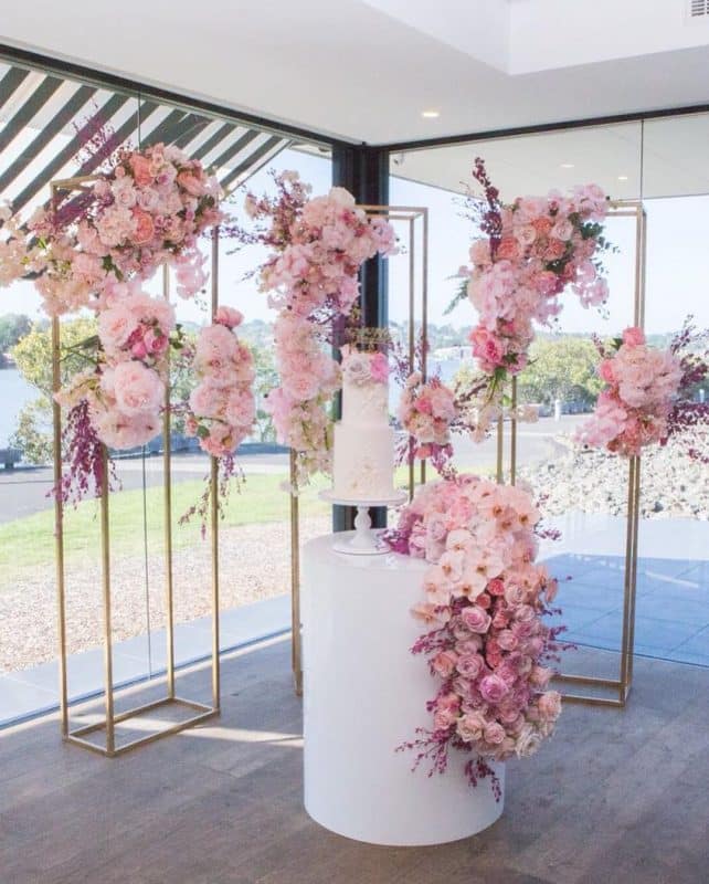 Gold Frame Stand - Magic Flowers Event Rentals | Event and Party Decors ...