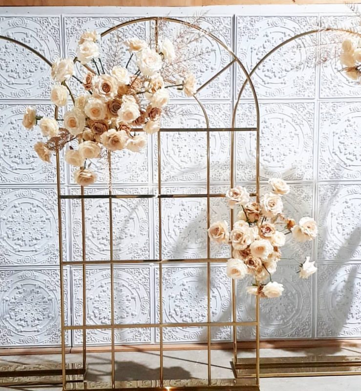 Gold Window Arch - MagicFlowersEventRentals|Luxury Party Props| Event ...