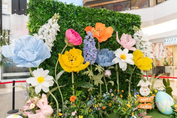 Holiday Decor at Bridlewood Mall | Magic Flowers Event Rentals